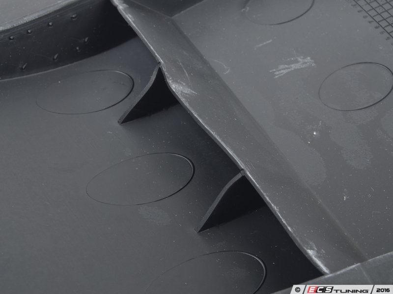 Genuine Volkswagen Audi - 420807946A - Rear Diffuser Guide - Right (420 ...