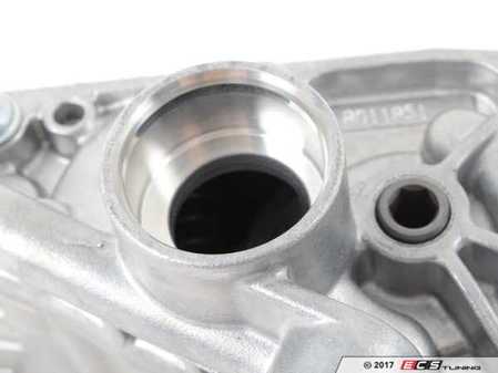 Genuine BMW - 11418011851 - Engine Oil Pump (11-41-8-011-851)