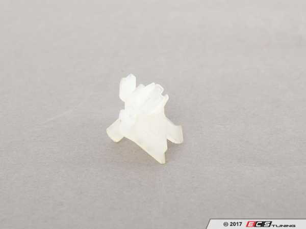 Genuine Mercedes Benz - 0069883078 - CLIP WHITE