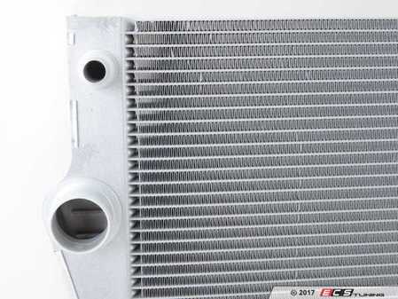 Genuine BMW - 17107562587 - Radiator (17-10-7-562-587)
