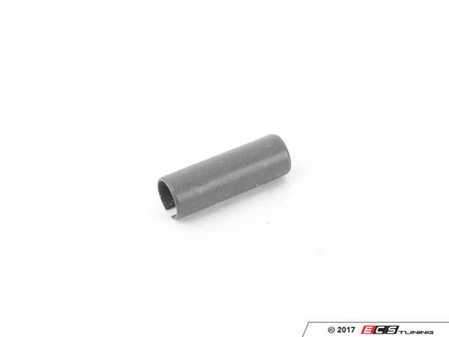 Genuine Volkswagen Audi - 077115143B - Centre Sleeve (077 115 143 B)
