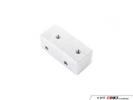 Genuine BMW - 51628068464 - Tailgate Hinge Adapter - Right (51-62-8-068 ...