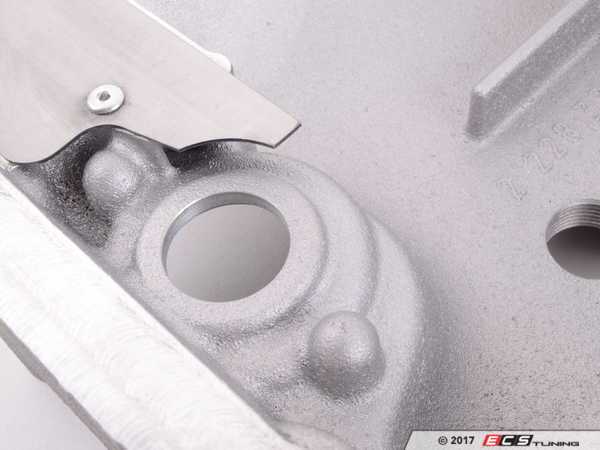 Genuine BMW - 33112228336 - Finned rear Differential Cover (33-11-2-228 ...